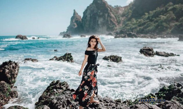 Pantai Watu Lumbung, Hidden Gem Tenang di Gunungkidul