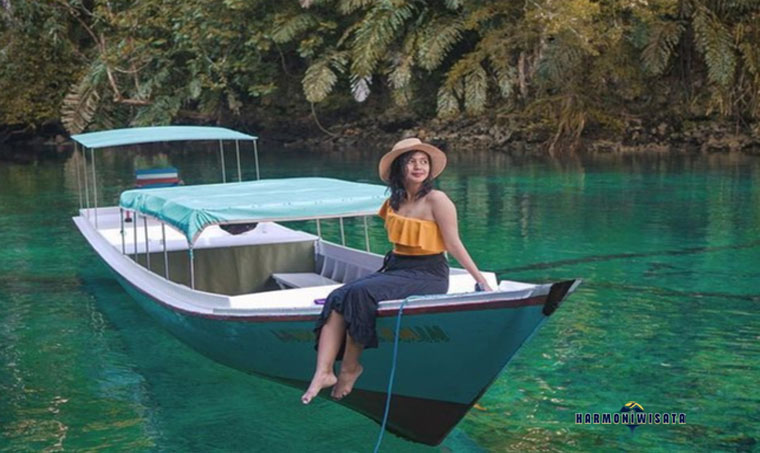 Danau Labuan Cermin: Wisata Dua Lapisan Air di Berau
